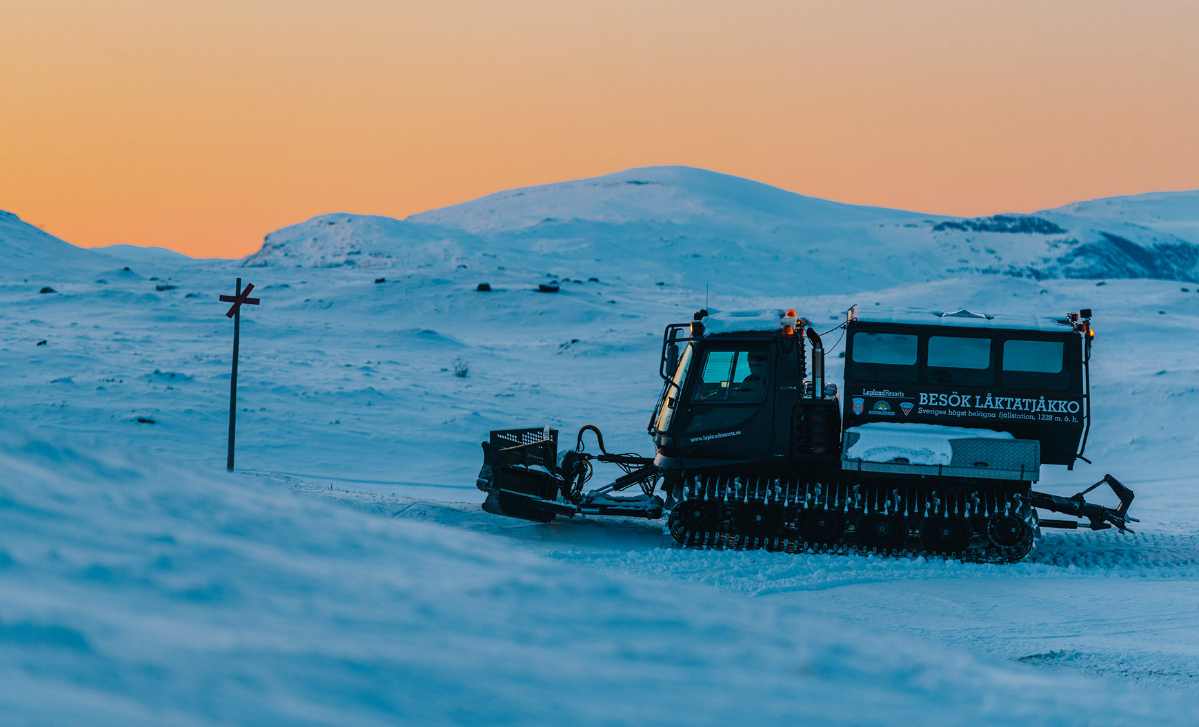 Dagstur med bandvagn till Låktatjåkko - Kiruna Lappland